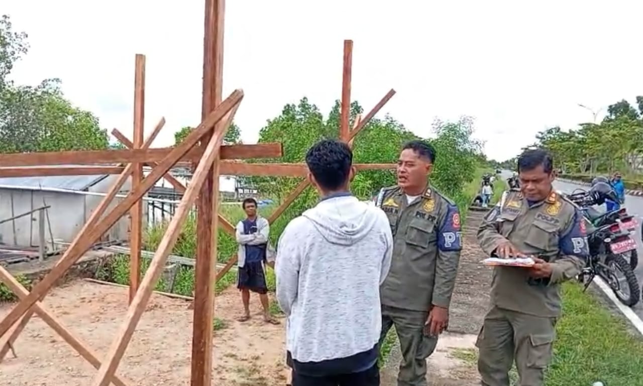 Satpol PP Lakukan Penertiban Bangunan Liar di Jalan Lingkar - Kaltaratv